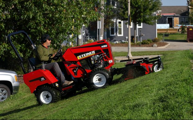 Steiner Introduces New Model of Flagship 450 Tractor