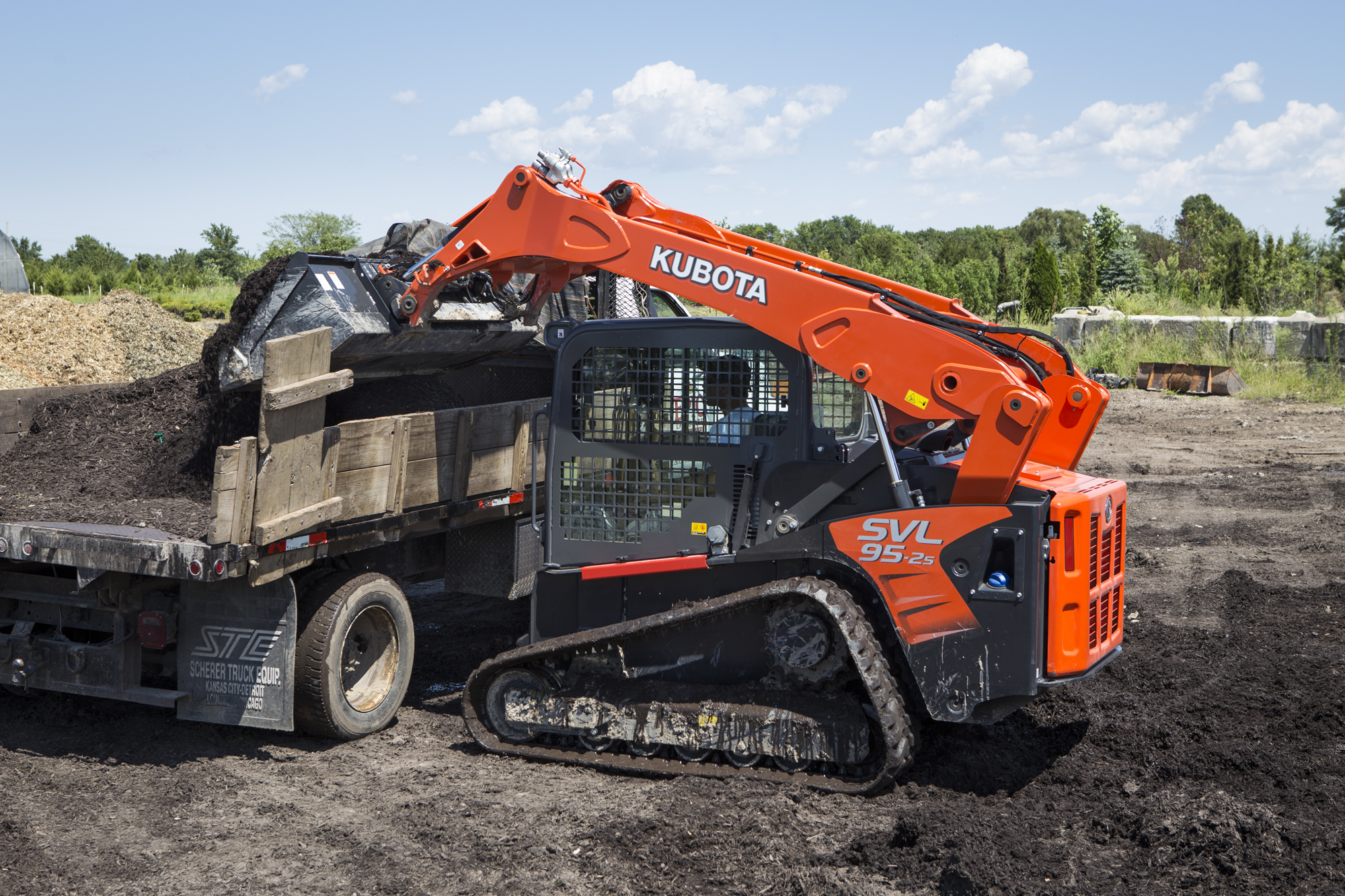 Kubota Introductes Its New SVL95 2s Compact Track Loader Kubota Introductes Its New SVL95 2s Compact Track Loader