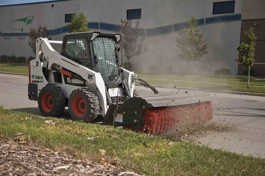 Bobcat Introduces its New S595 Skid Steer Loader